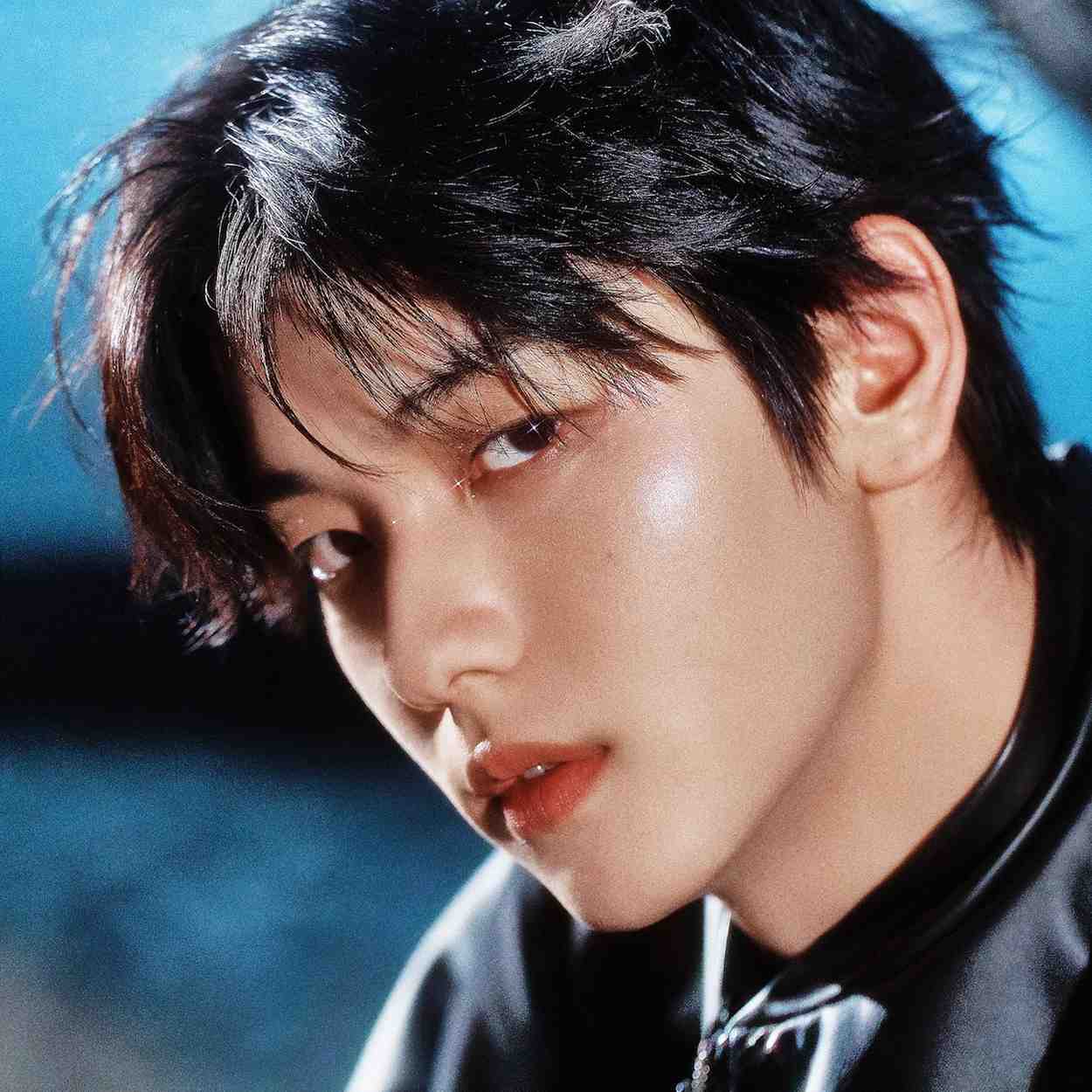 Who Is The Leader Of TXT? Soobin Or Yeonjun? (Explained)